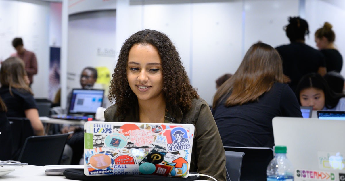 女子学生にプログラミングを――Girls Who Codeの創始者が語る、コンピューティング分野における女性の現状 (1/2)|EdTechZine（エドテックジン）